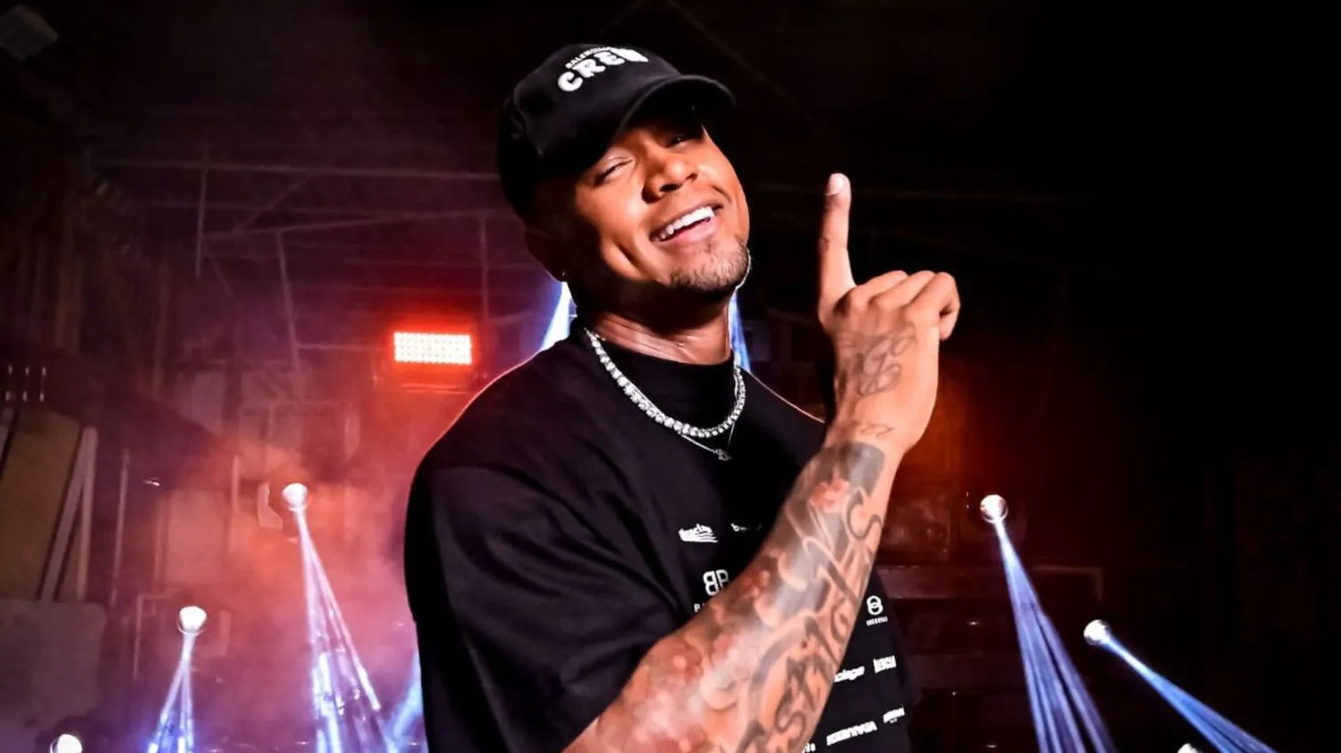 Léo Santana lança clipe de “Posturado e Calmo” | Portal Massa