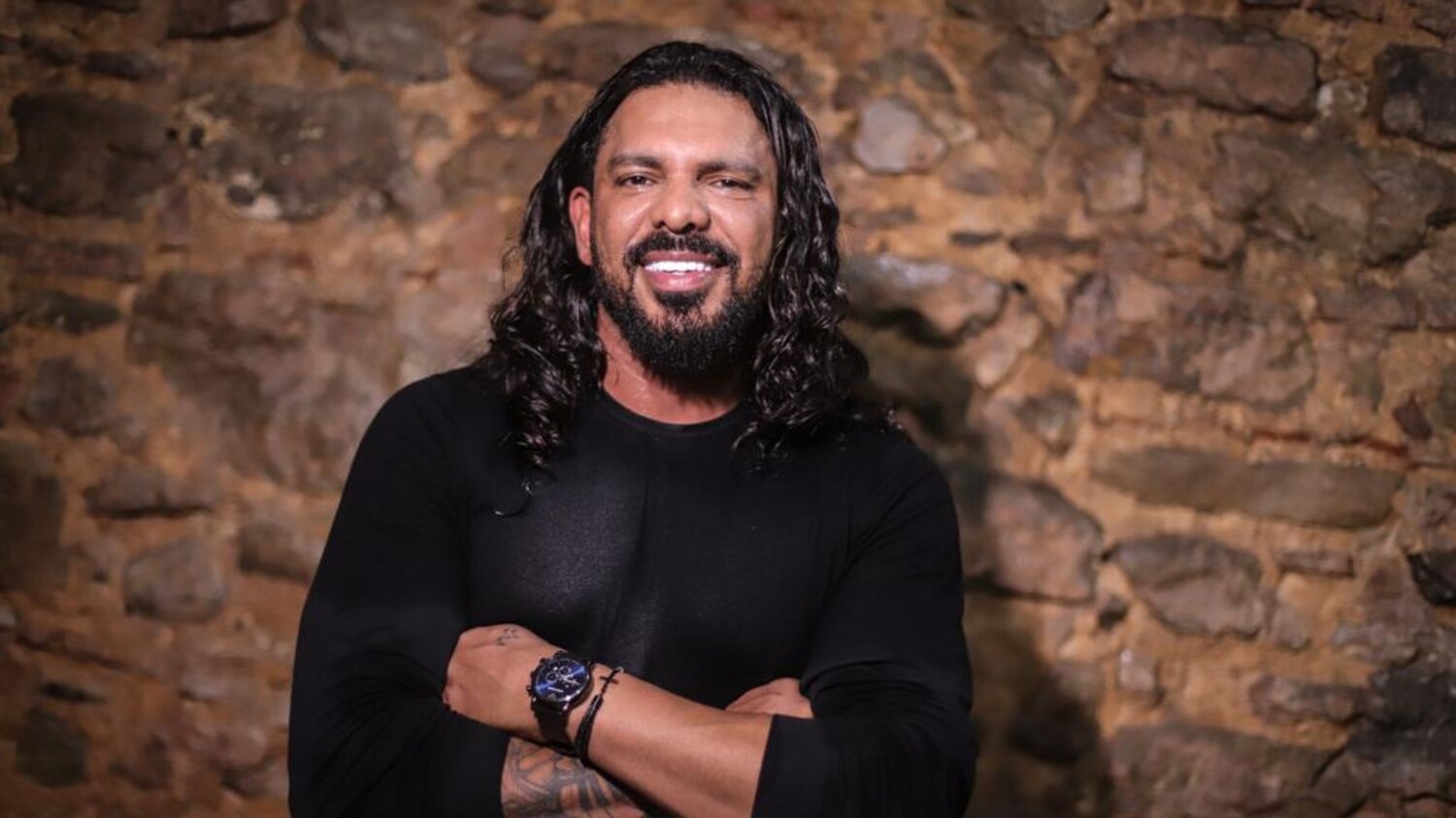 Thales Lessa celebra sucesso de "Cadê Seu Namorado, Moça?" no Sanju ...