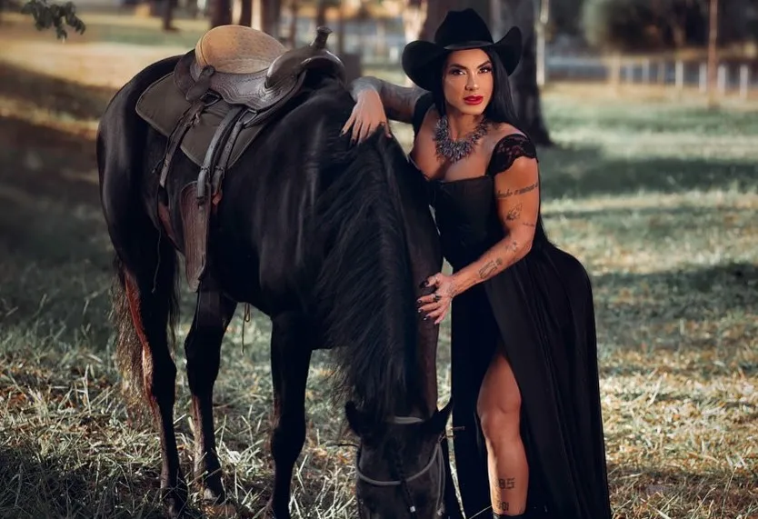 A Fazenda 15: Simioni nega ser criminosa, mas já foi presa duas vezes ...