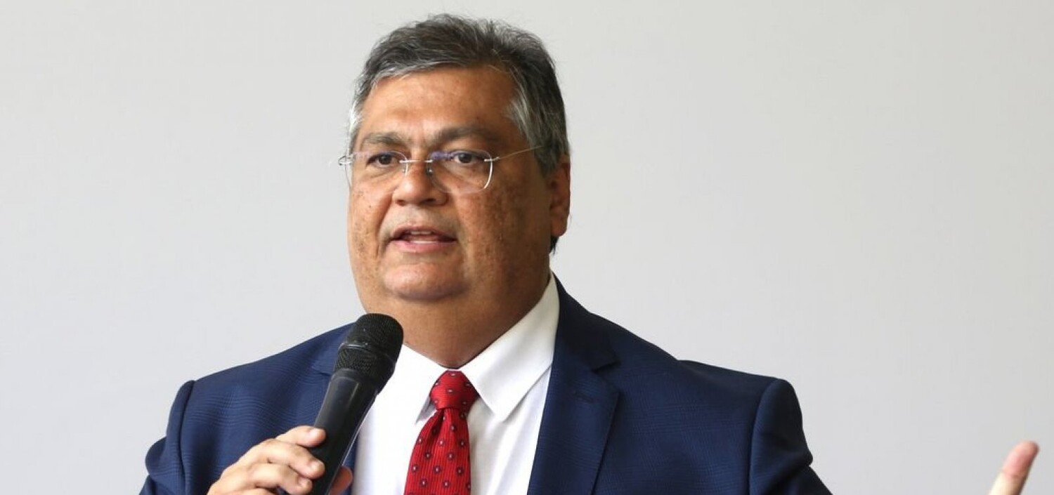 Dino demite três policiais rodoviários acusados da morte de Genivaldo ... Dino demite três policiais rodoviários acusados da morte de Genivaldo ...
