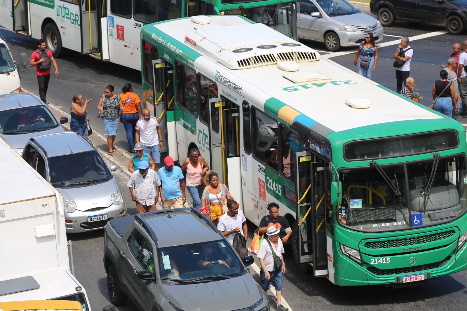Nova linha de buzu passa a atender localidade de Jardim Cajazeiras ...