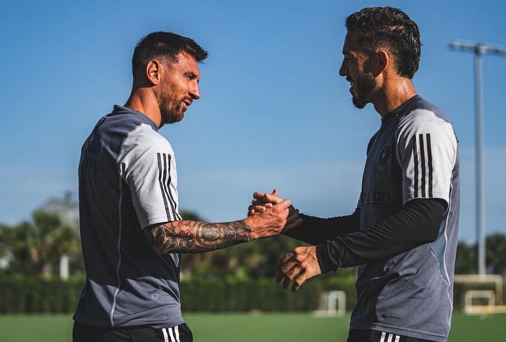Vitória acerta contratação de ex-companheiro de Messi; saiba quem ... Vitória acerta contratação de ex-companheiro de Messi; saiba quem ...