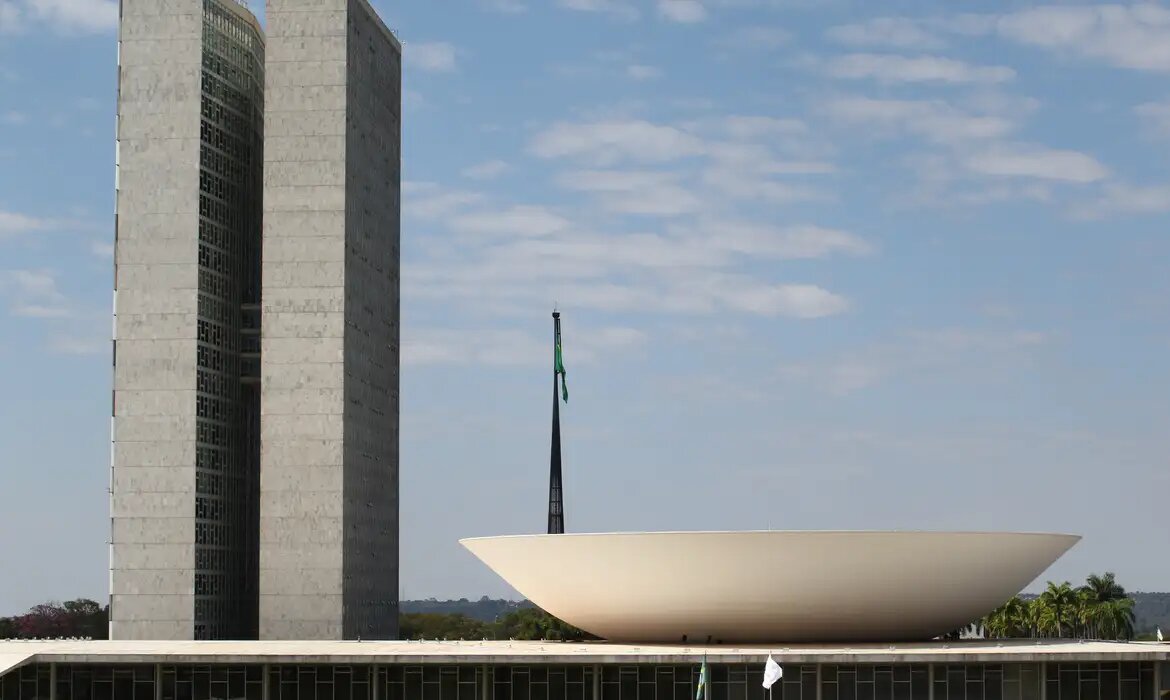 Câmara aprova urgência para projeto que equipara aborto a homicídio ... Câmara aprova urgência para projeto que equipara aborto a homicídio ...