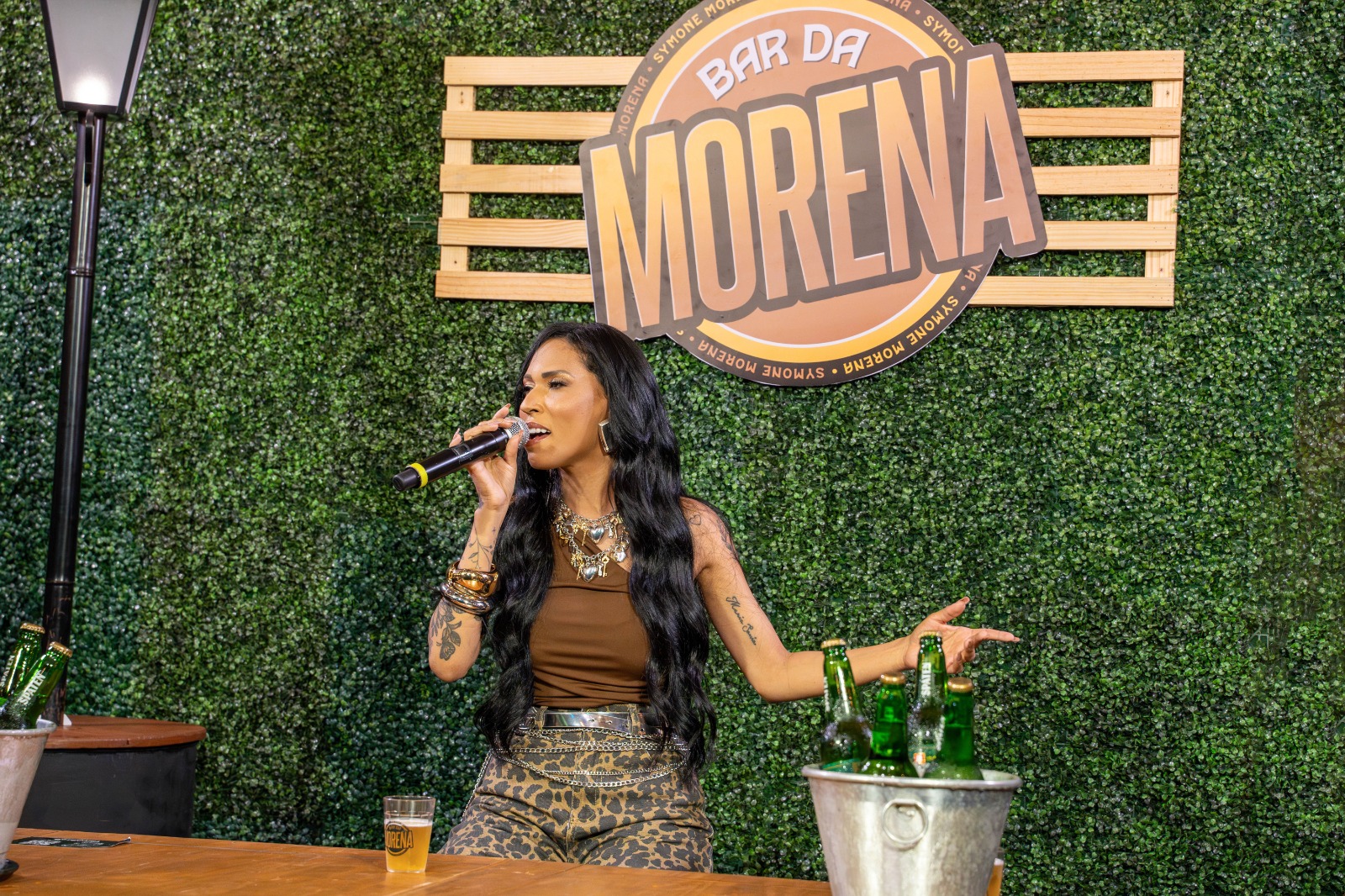 Arrocha: Symone Morena lança primeira parte do audiovisual ‘Bar da ...