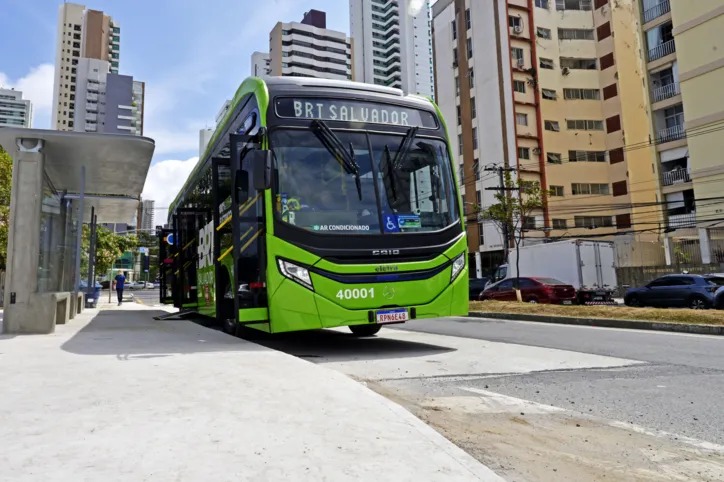 Buzu gigante começa a ser testado no BRT de Salvador | Portal Massa