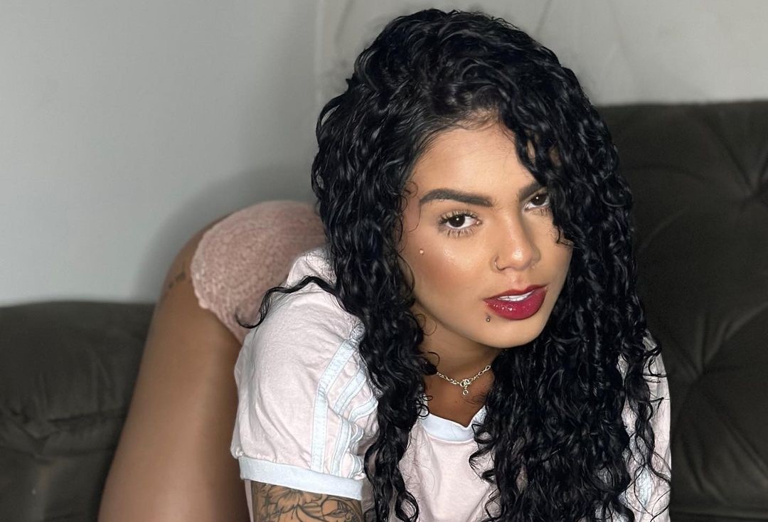 Novinha e ousada: conheça dançarina ‘queixada’ por jogador do ...