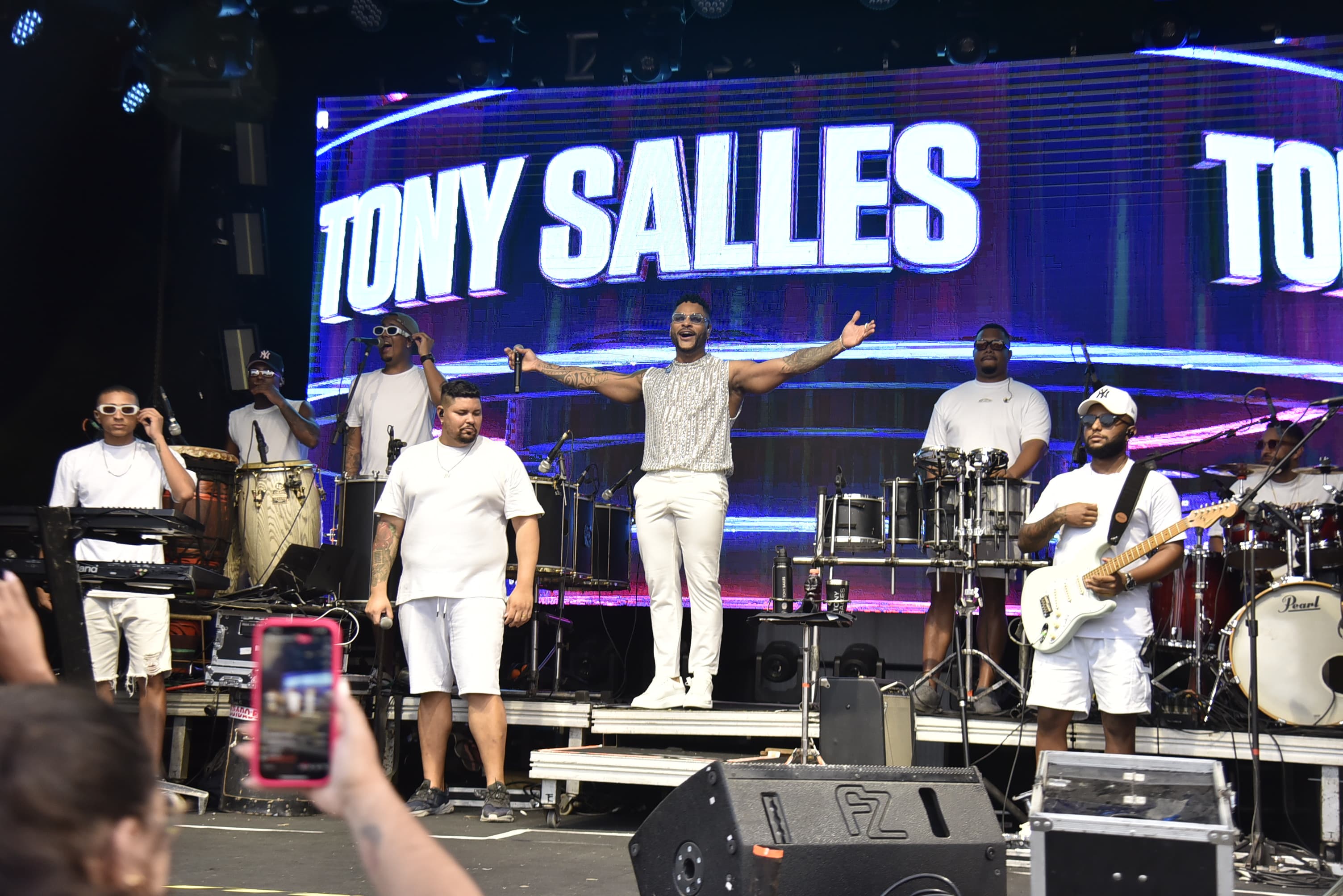 Tony Salles confirma primeiro ensaio de verão; saiba detalhes | Portal ...