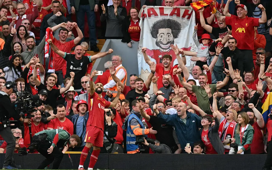 Liverpool atropela rival e levanta 20ª taça da Premier League | Portal ...