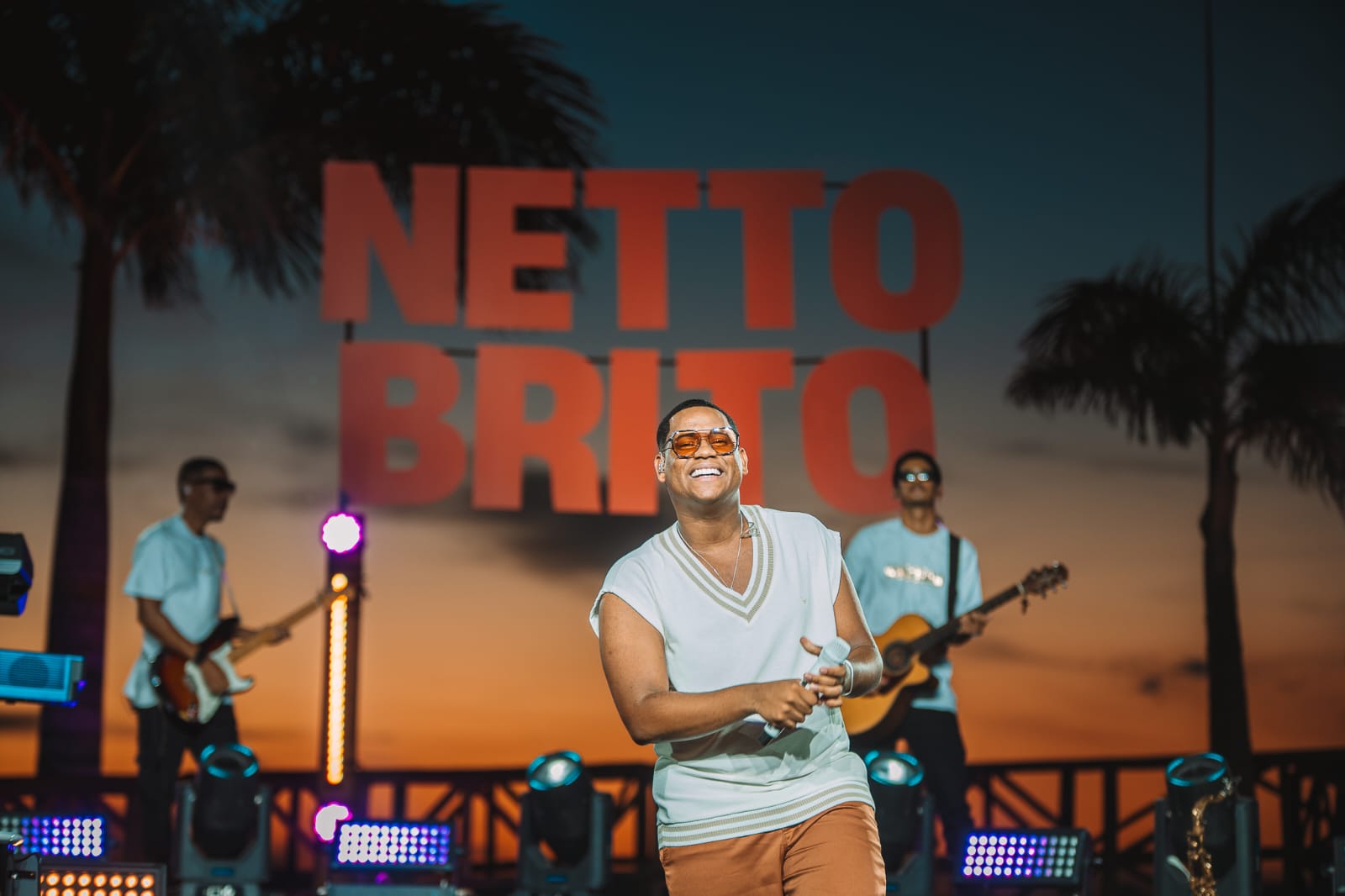 Netto Brito lança audiovisual com 15 faixas entre sucessos e inéditas ...