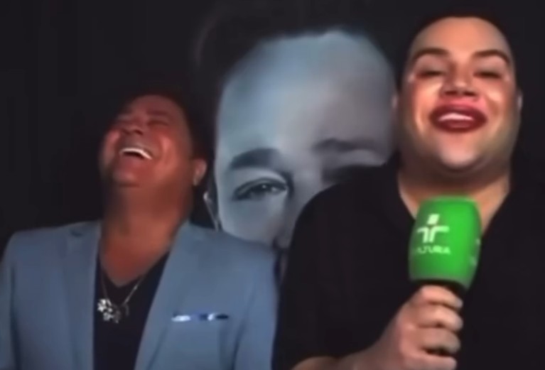 Assista: Leonardo cai no riso ao ver lábios de influenciador | Portal Massa