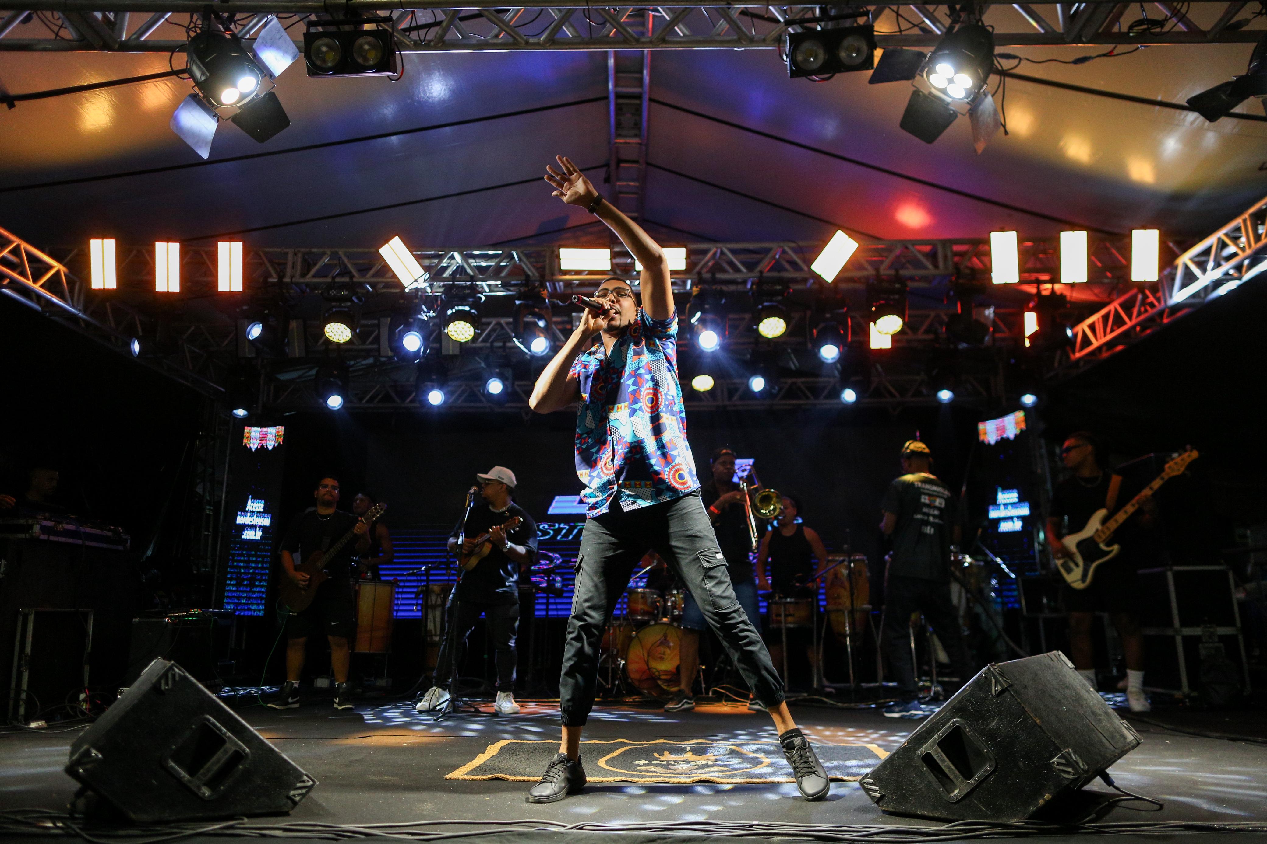 Omo Obá agita Arraiá do Nordeste com samba duro e swingueira | Portal Massa