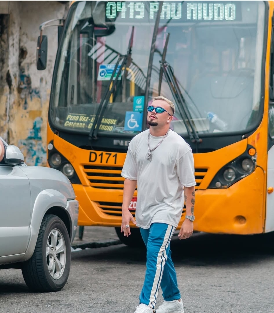 Tinno Flow volta da Argentina a Salvador e grava clipe de Do Pau Miúdo ...