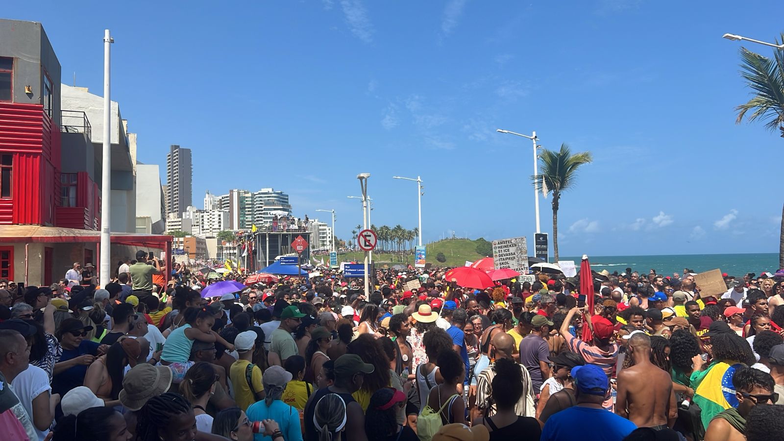 Sem anistia! Confira tudo que rolou durante protesto na Barra | Portal ...