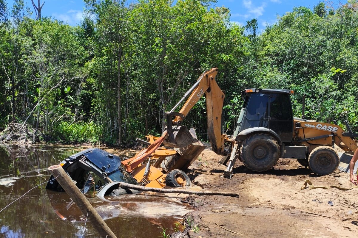 Homem morre após trator tombar enquanto ele trabalhava | Portal Massa