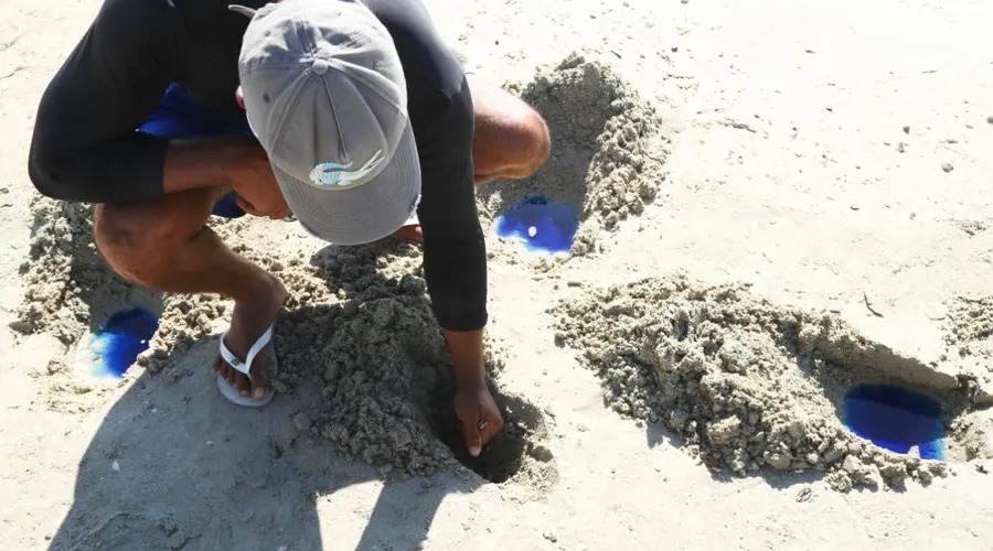 R$ 50 milhões! Empresa é punida por contaminação em praia do subúrbio ...