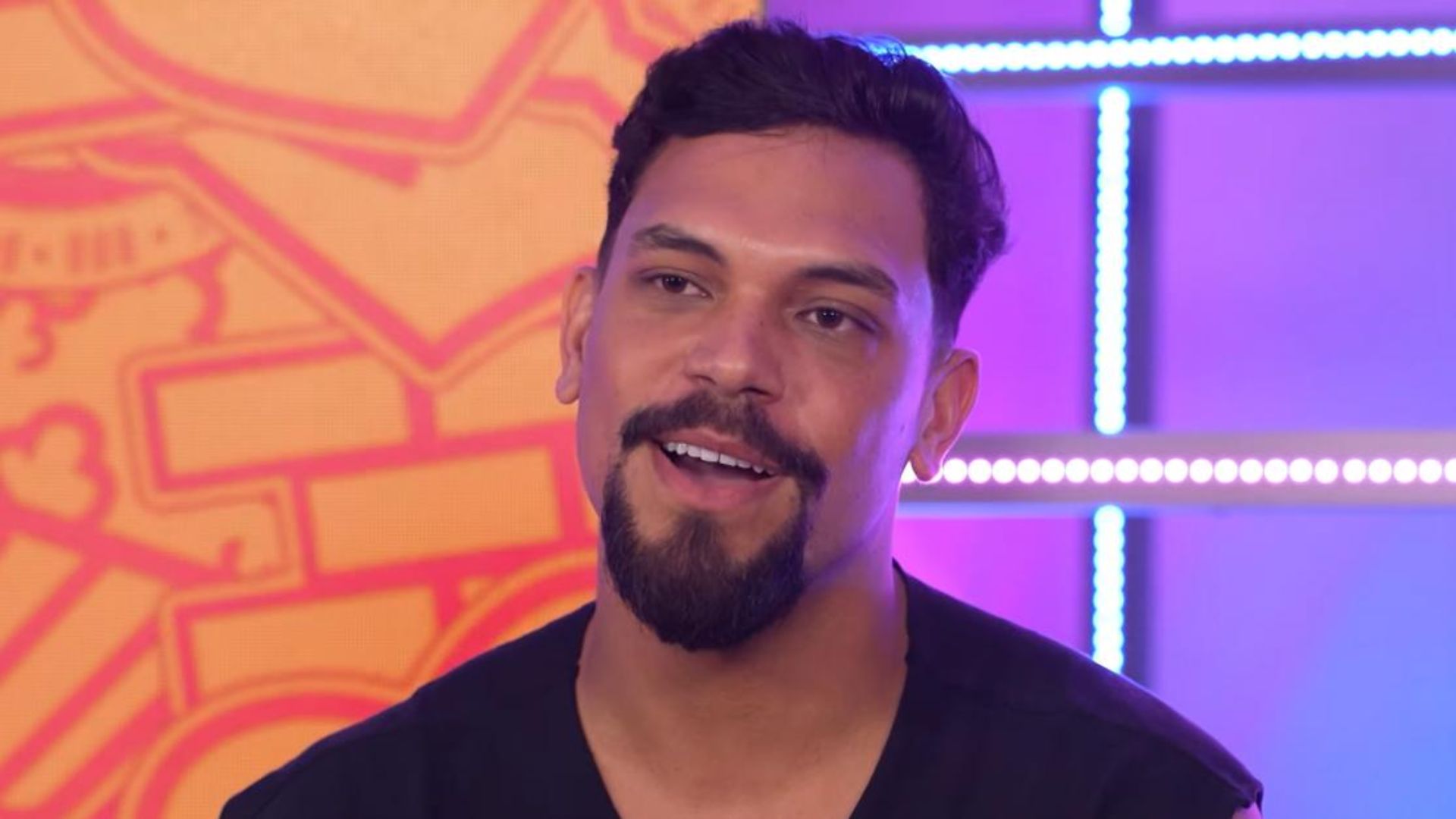 Baiano do BBB 25, Vinícius assume que também gosta de homens; assista ...
